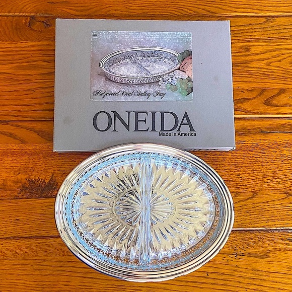 Oneida | Kitchen | Oneida Silver Glass Ridgewood Oval Gallery Tray ...